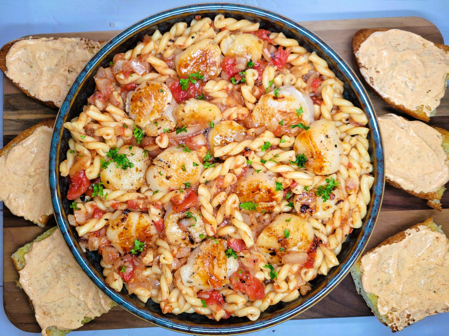 Scallops Gemelli Pasta in Tomato Sauce with Crusty Bread & Garlic Aioli ...